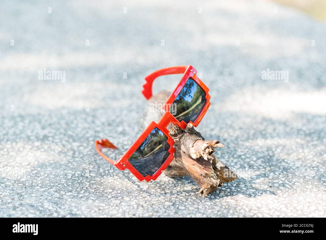 Red pixel hi-res stock photography and images - Alamy