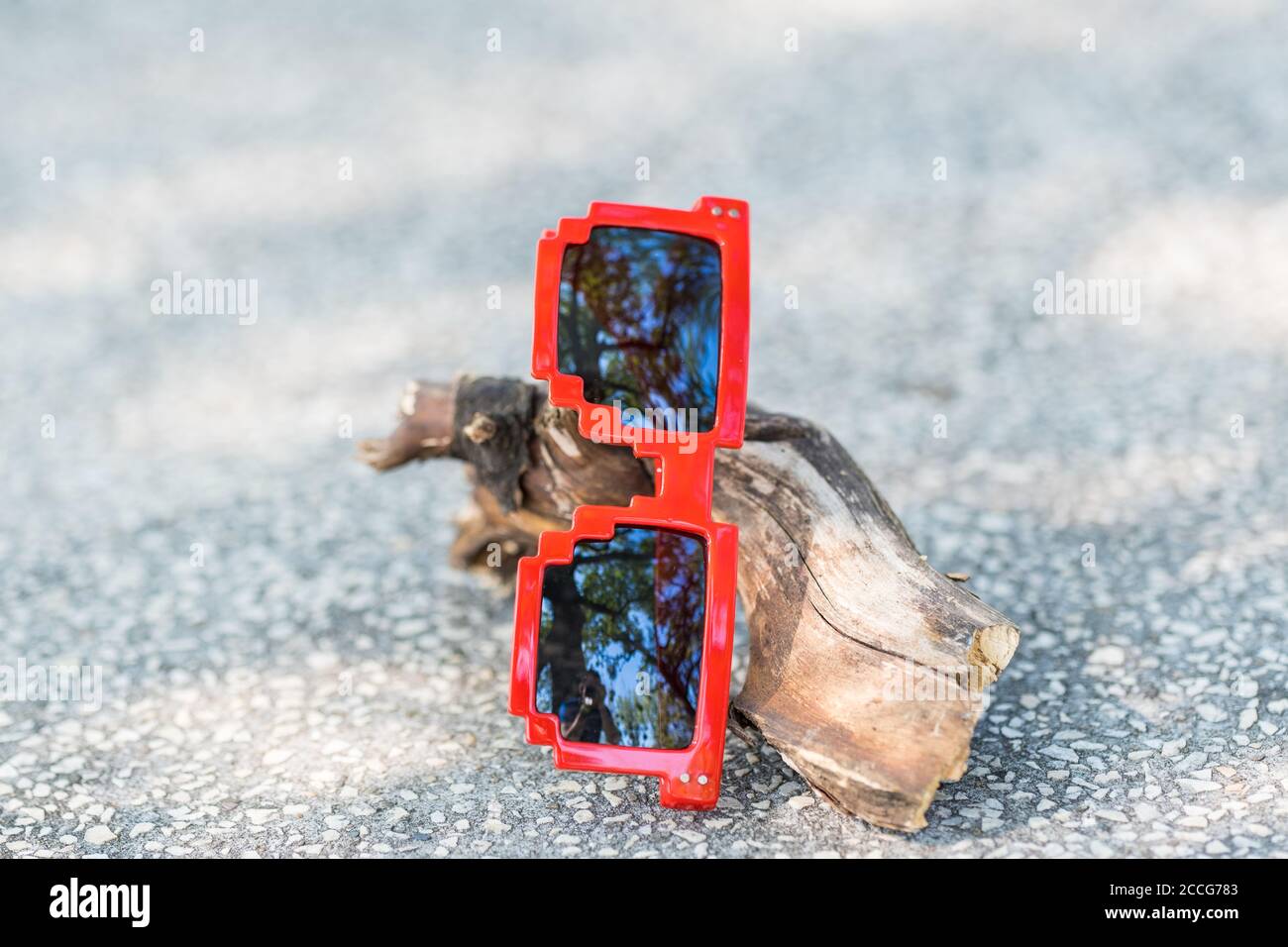 Red pixel hi-res stock photography and images - Alamy