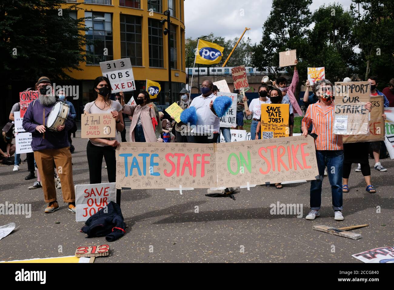 Tate Modern, Bankside, London, UK. 22nd August 2020. Tate Modern staff ...