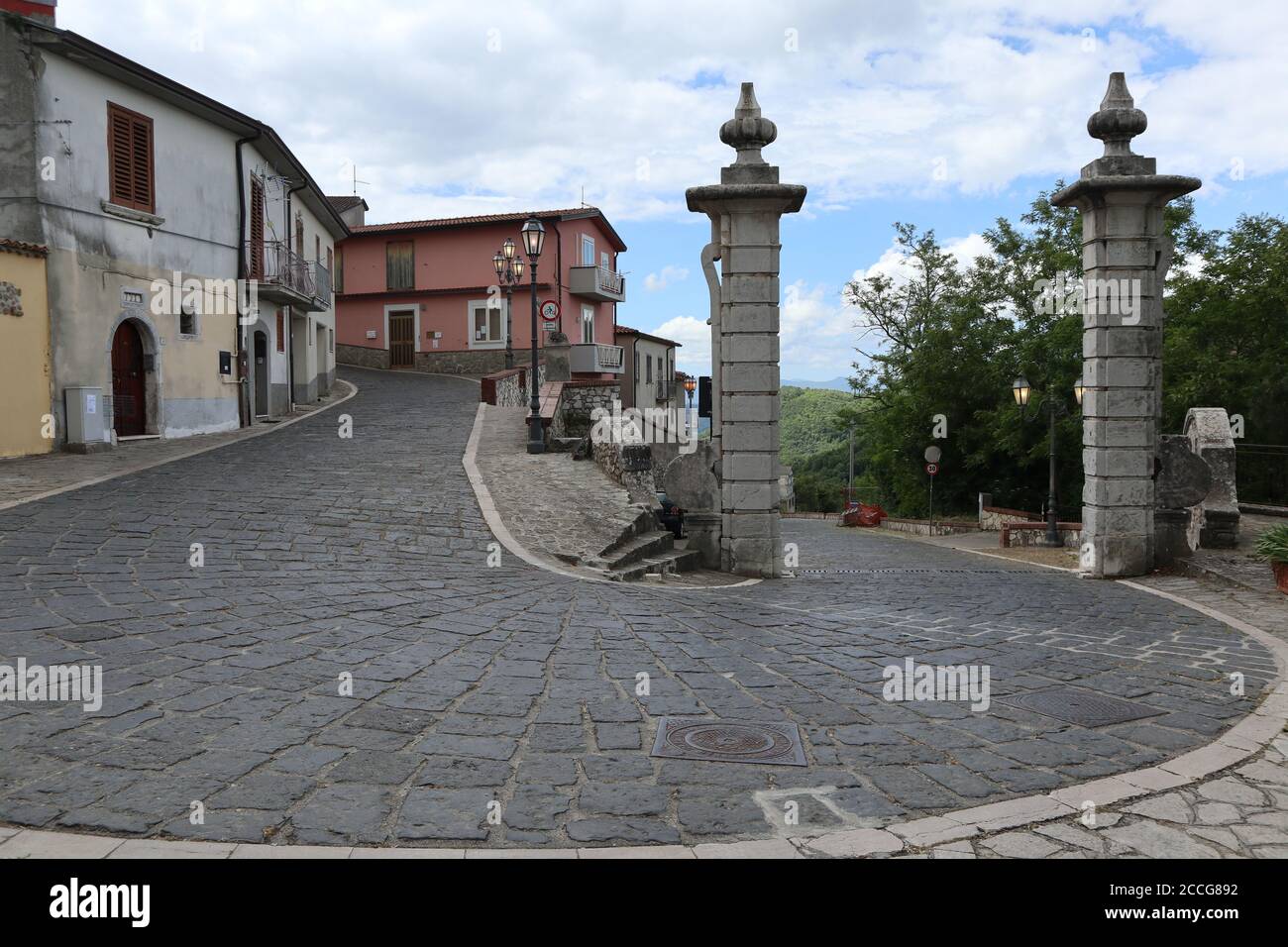 Montefusco - Porta di ingresso del borgo Stock Photo - Alamy