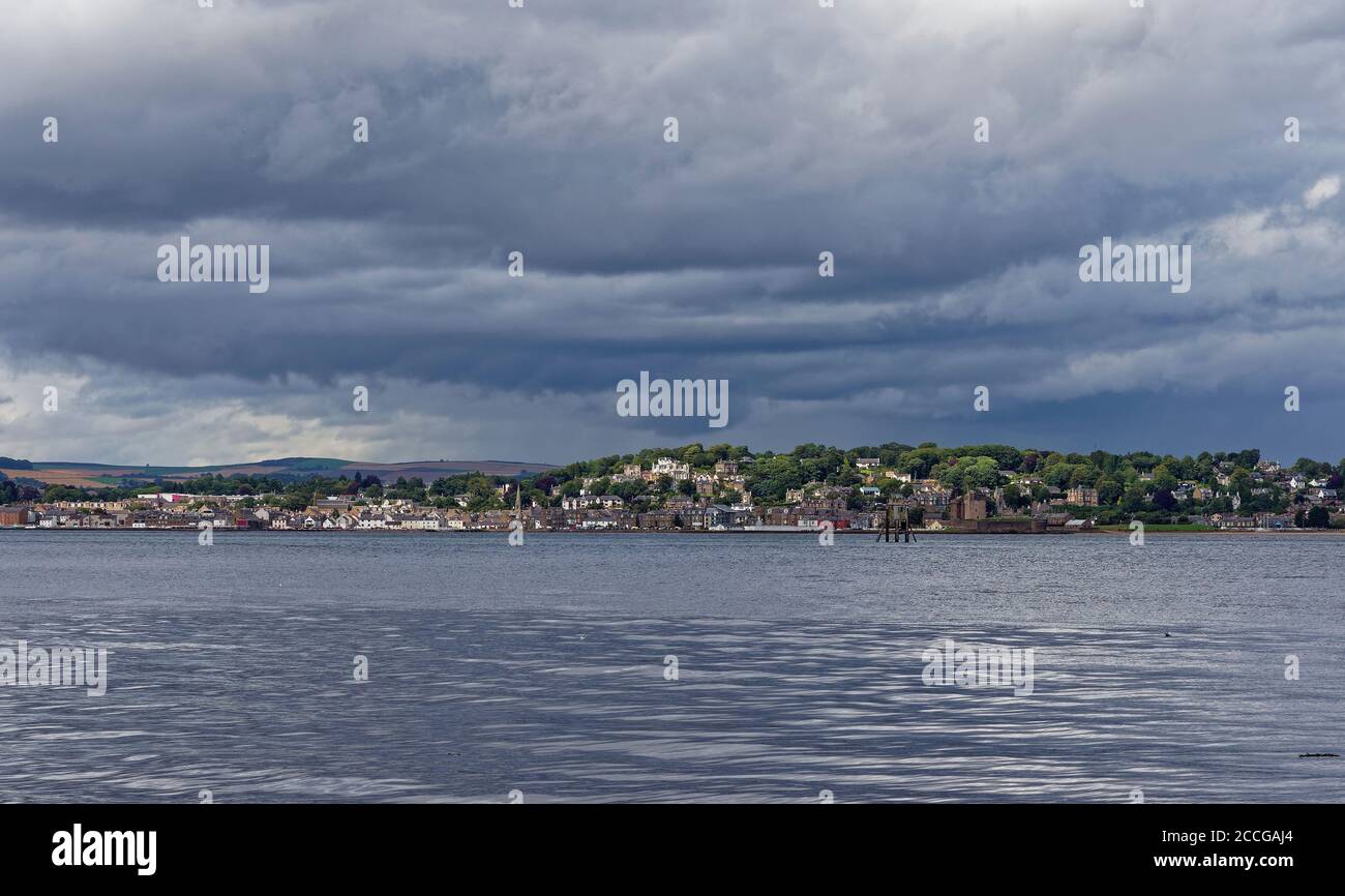 Looking across the Tay Estuary from Tayport towards Broughty Ferry to ...