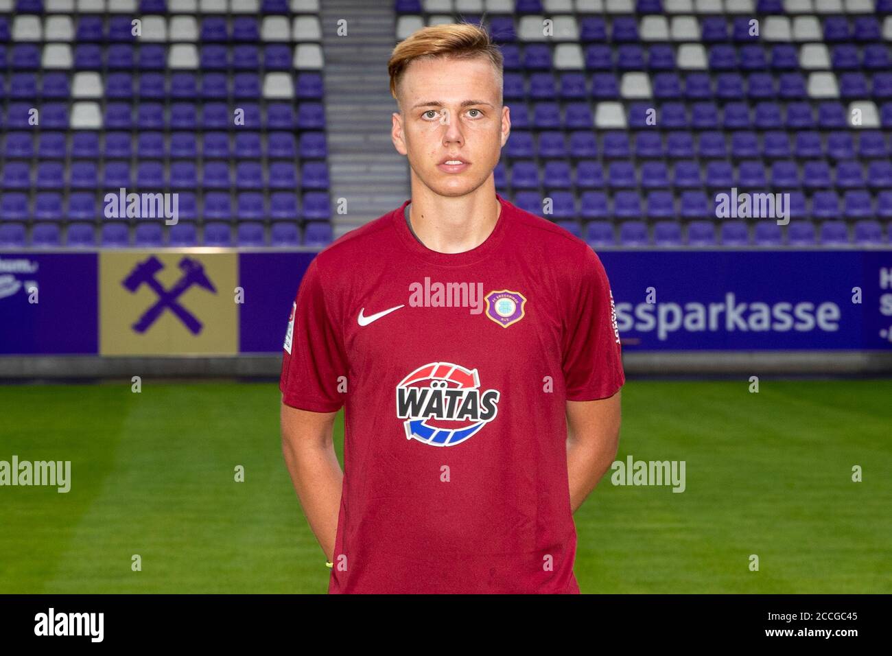 Aue, Germany. 22nd Aug, 2020. Football: 2nd Bundesliga, team photo ...