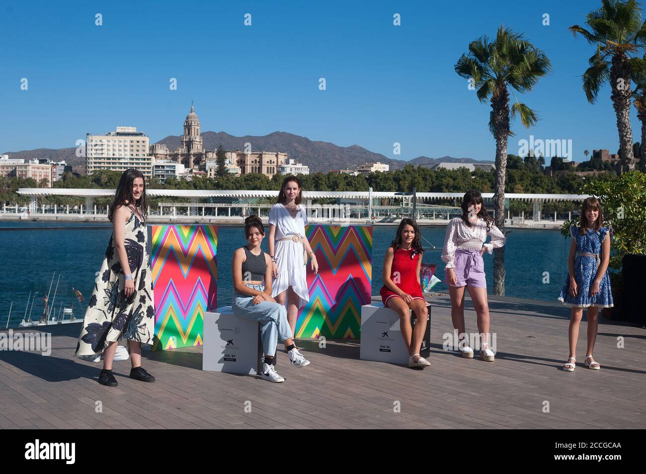 Andrea Fandos, Zoe Arnao, Ainara Nieto, Carola Gurpegui, Elisa Martínez ...