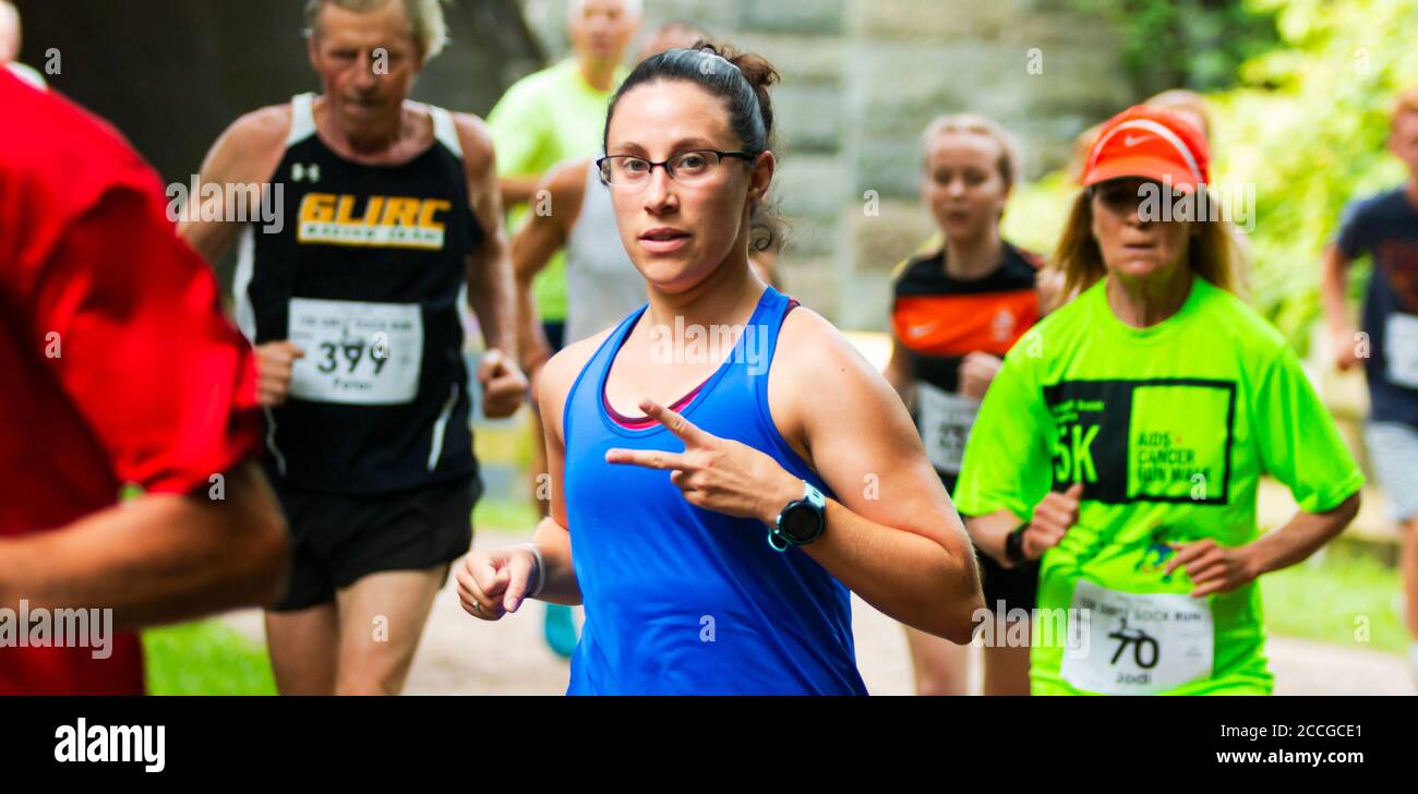 Jogging track sign hi-res stock photography and images - Alamy