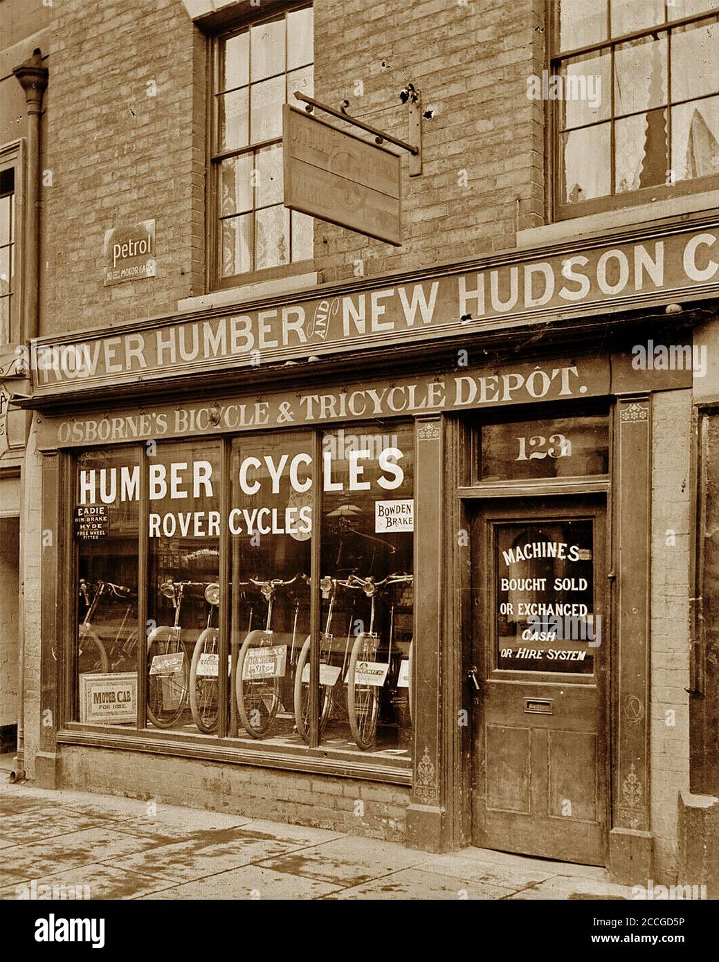 1920s bicycles hi-res stock photography and images - Alamy
