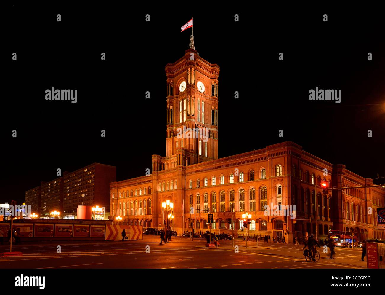 Rotes rathaus hi-res stock photography and images - Alamy