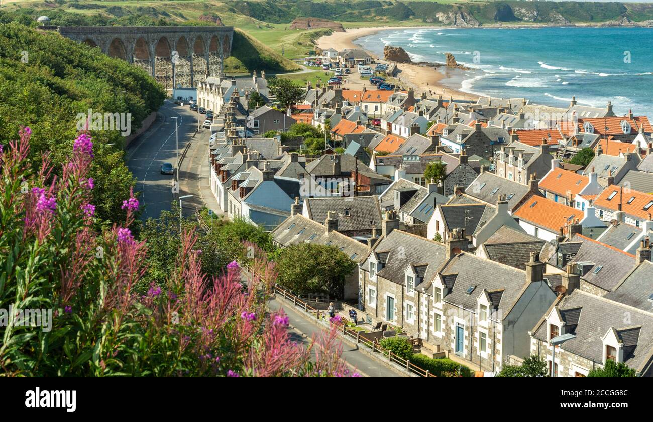 CULLEN BAY MORAY COAST SCOTLAND SEATOWN HOUSES THE RAILWAY VIADUCT ROSE ...