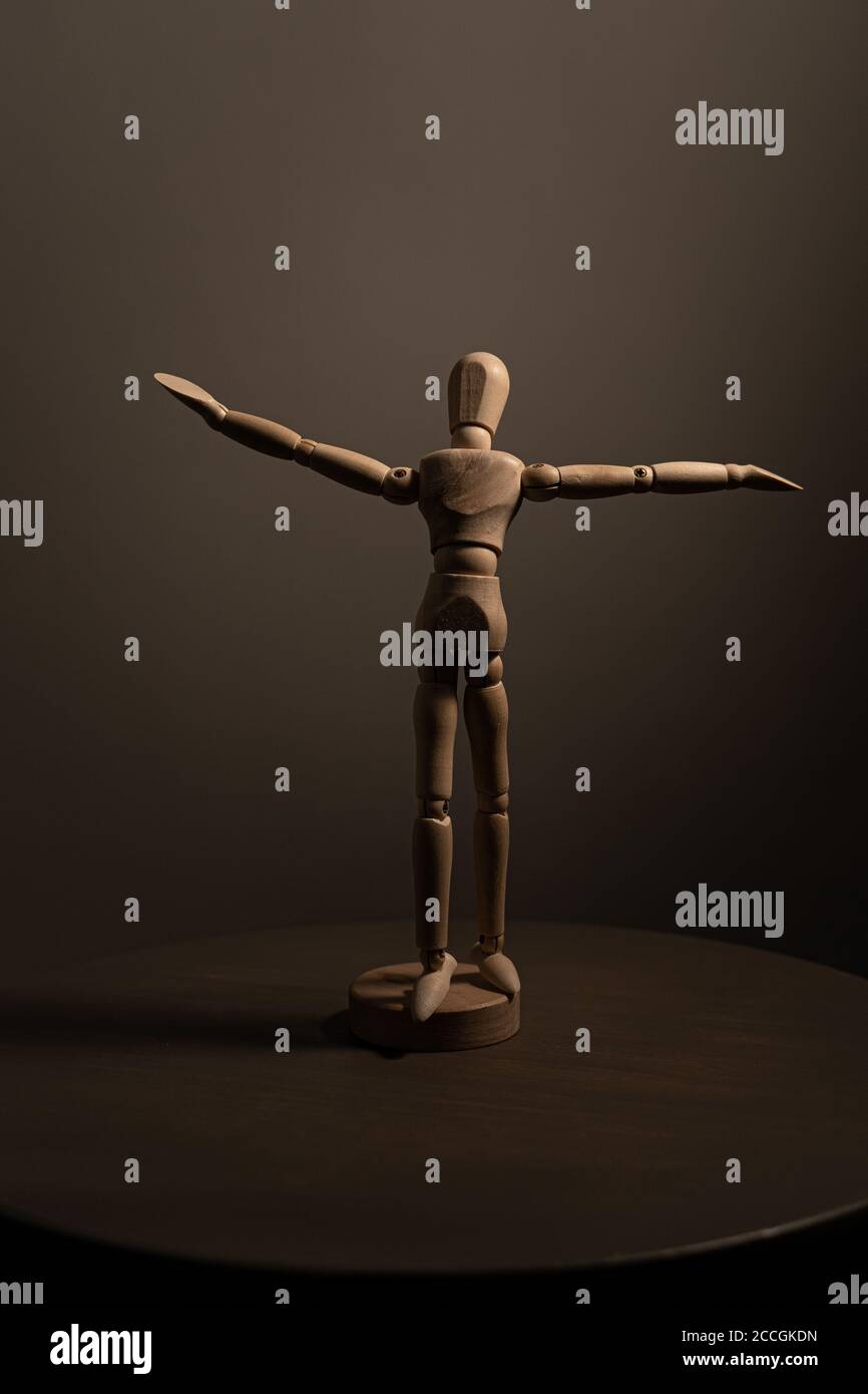 Abstract wooden human sculpture hi-res stock photography and images - Alamy
