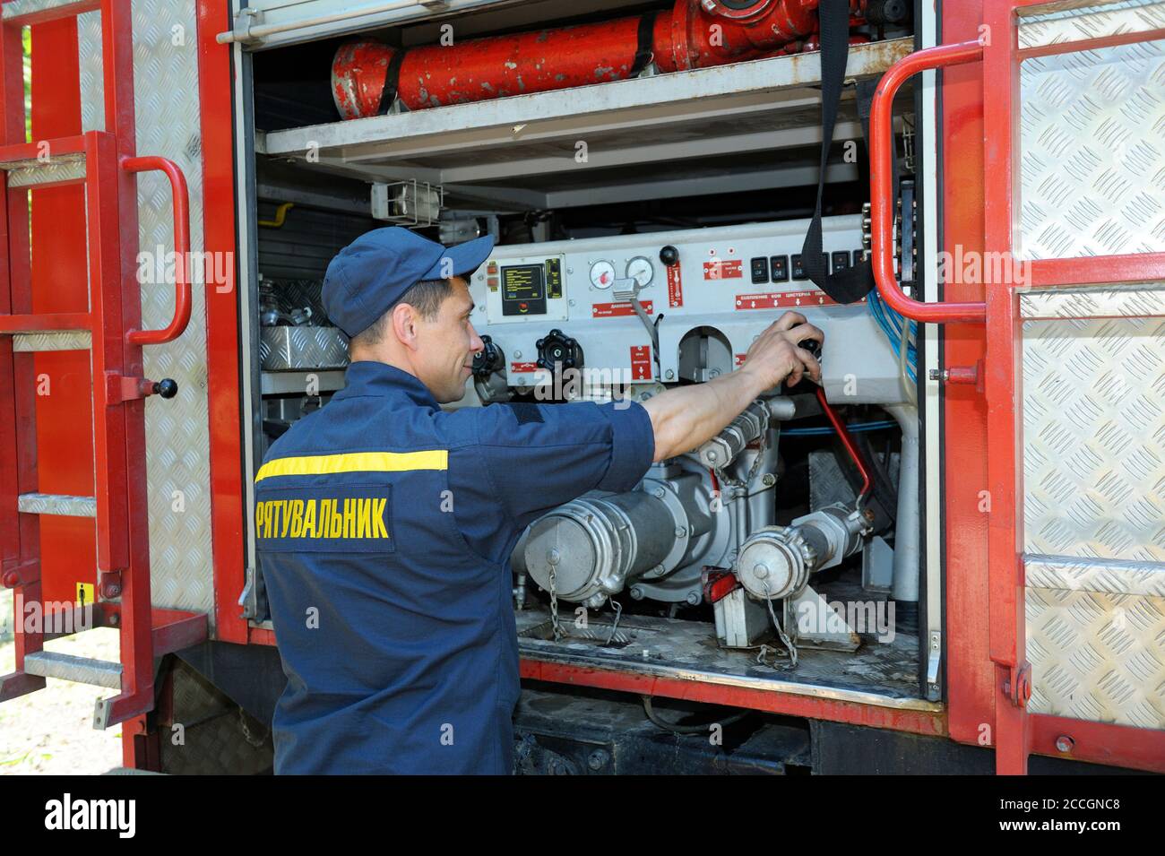 Hand pump fire engine hi-res stock photography and images - Alamy