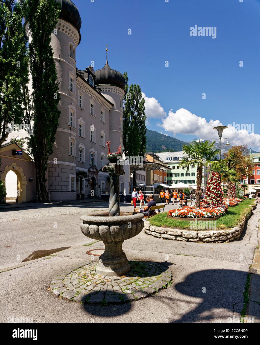 Sunny city hi-res stock photography and images - Alamy