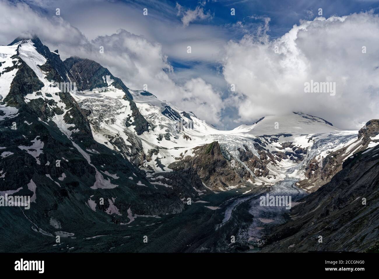 High mountain landscape on the Großglockner with the mountains of the Glockner Group and the ...