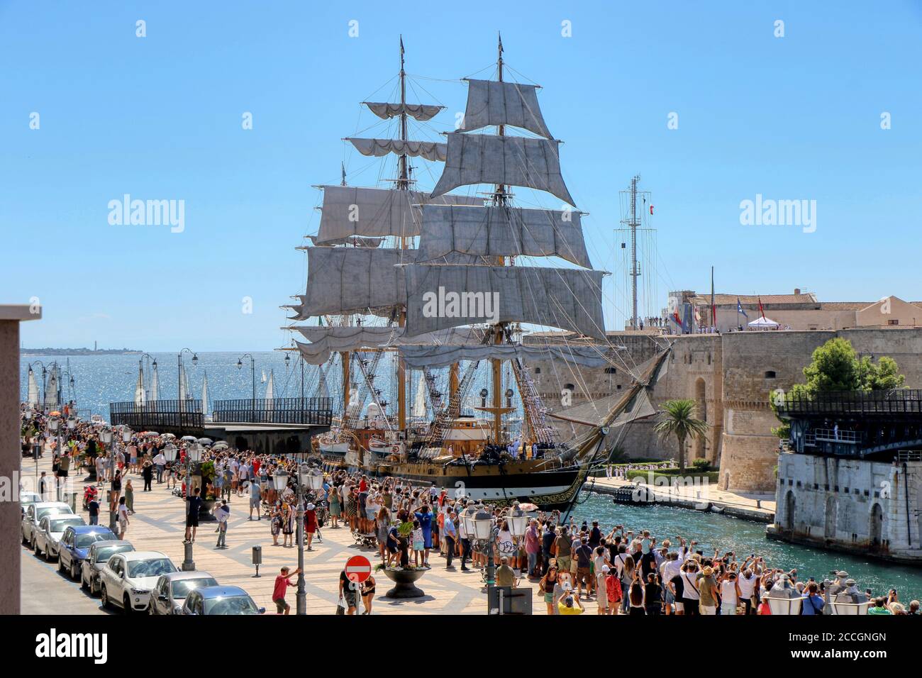 The Amerigo Vespucci training ship of the Italian Navy crosses the ...