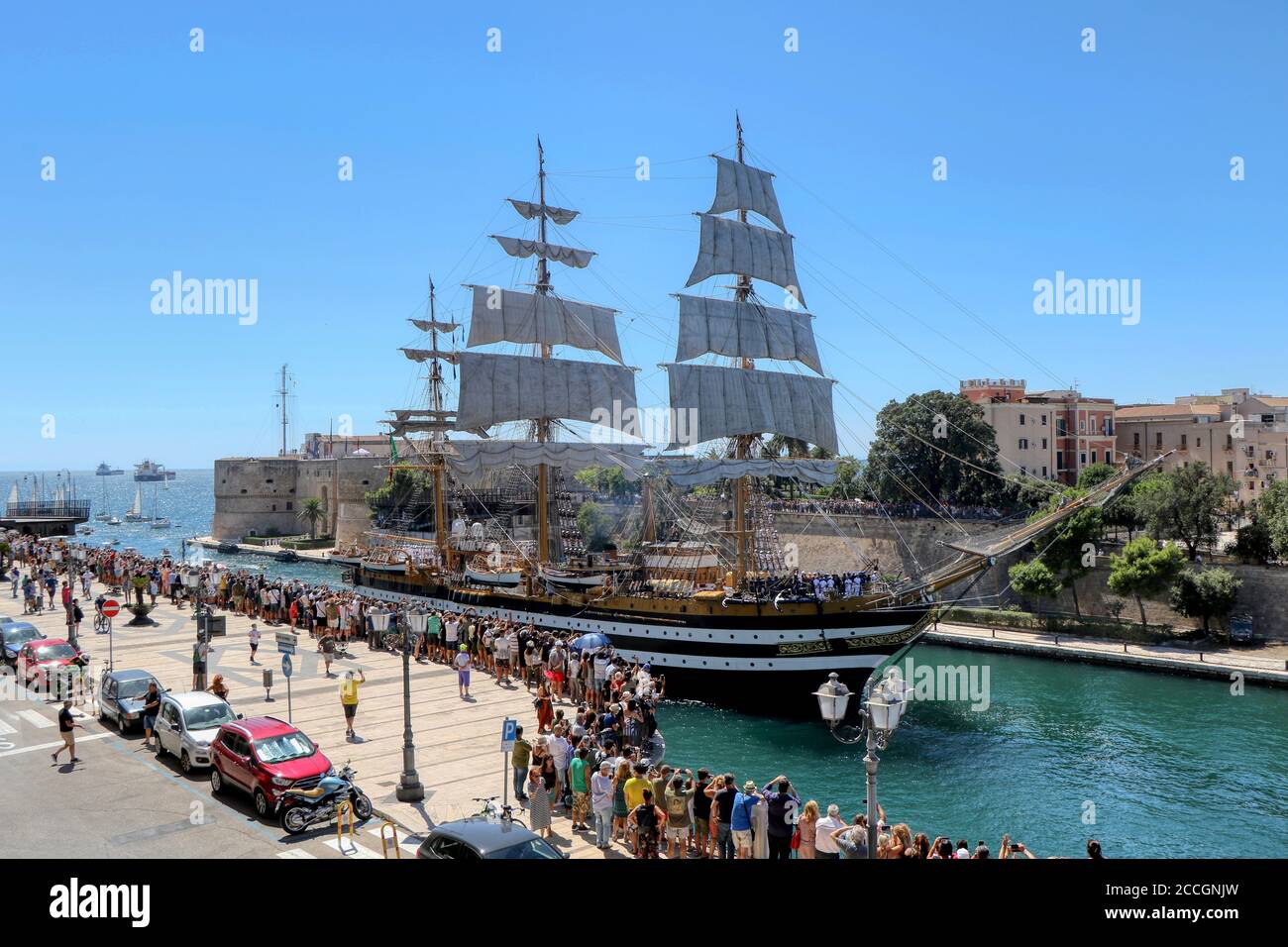 The Amerigo Vespucci training ship of the Italian Navy crosses the ...