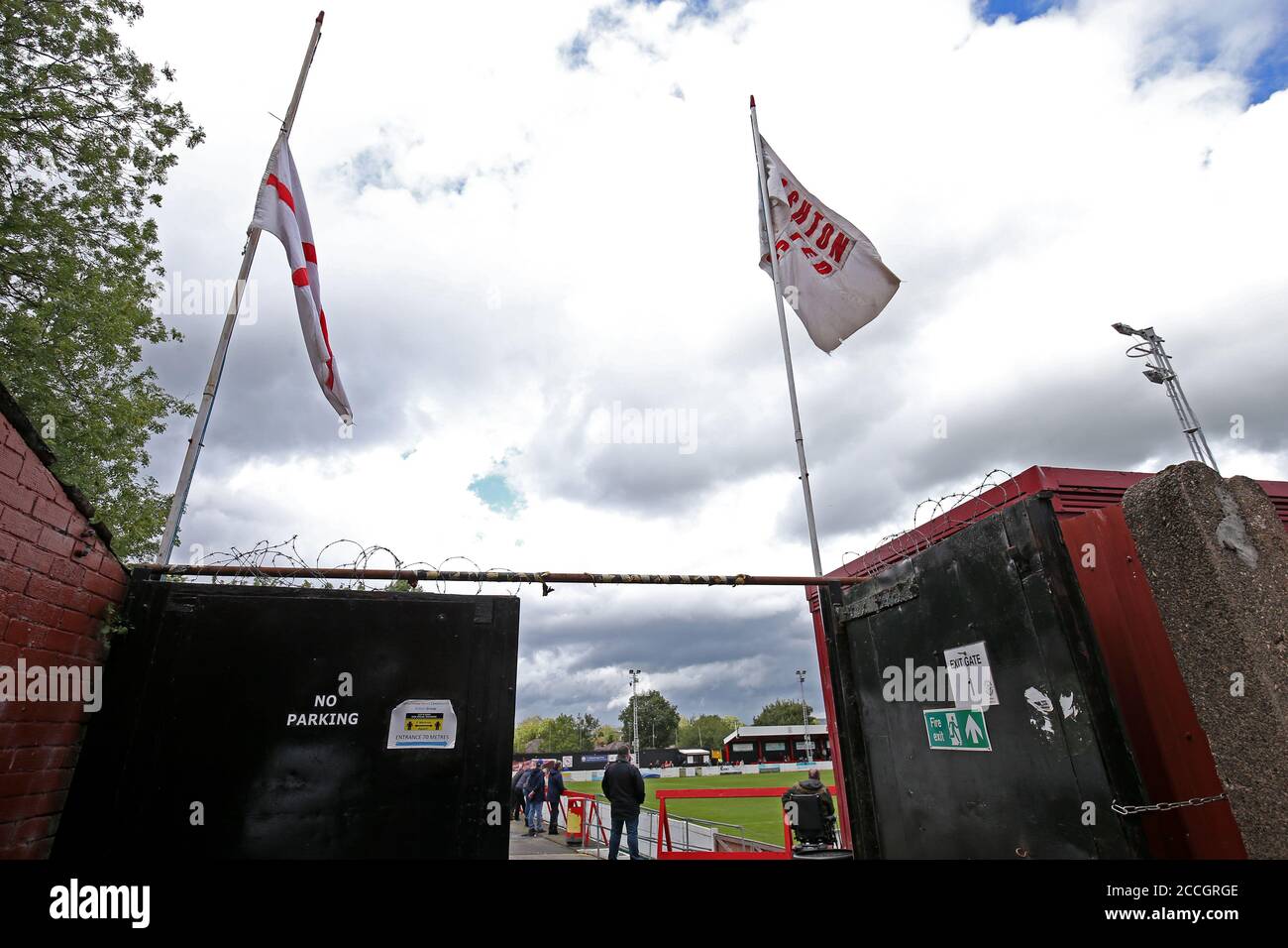Pre season friendly match hurst cross stadium hi-res stock photography ...