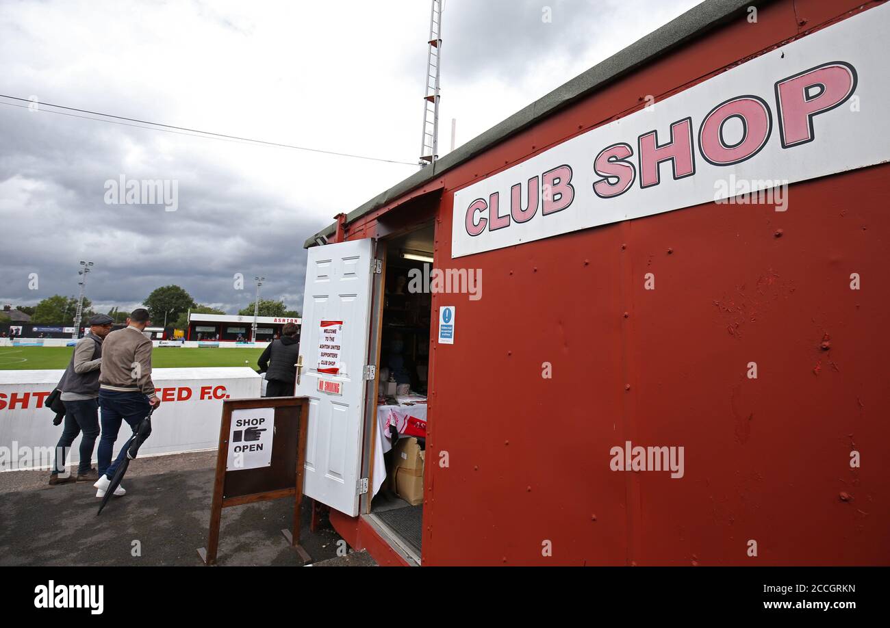 Pre season friendly match hurst cross stadium hi-res stock photography ...