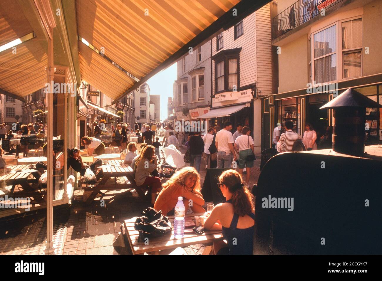 Seaside town england 1990s hi-res stock photography and images - Alamy