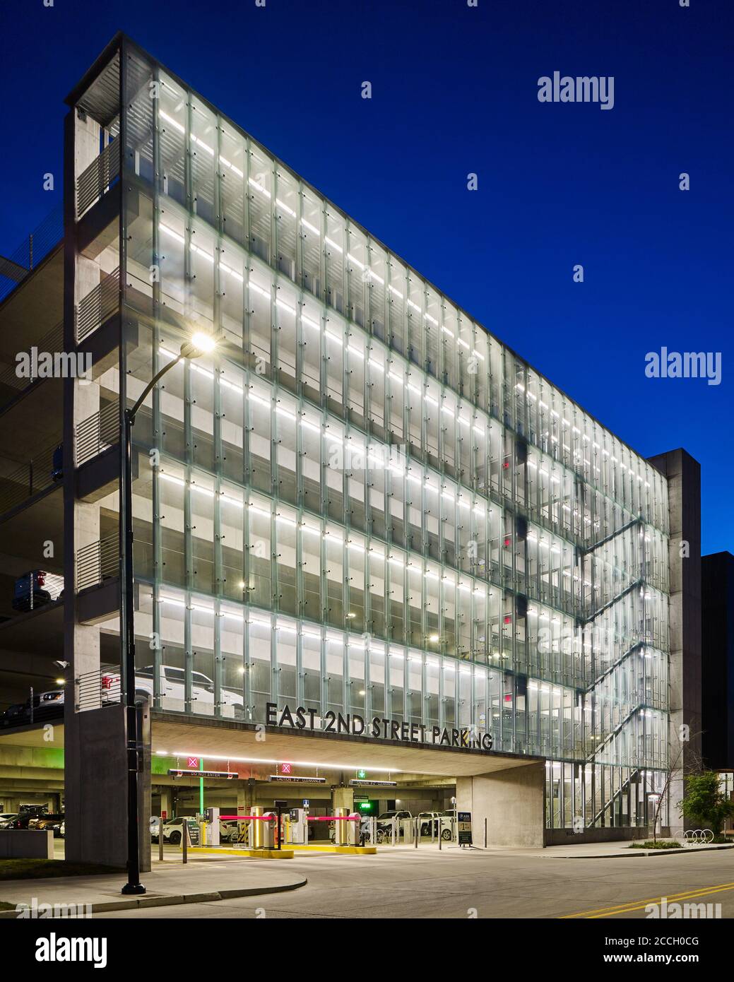 Car parking space drive hi-res stock photography and images - Alamy