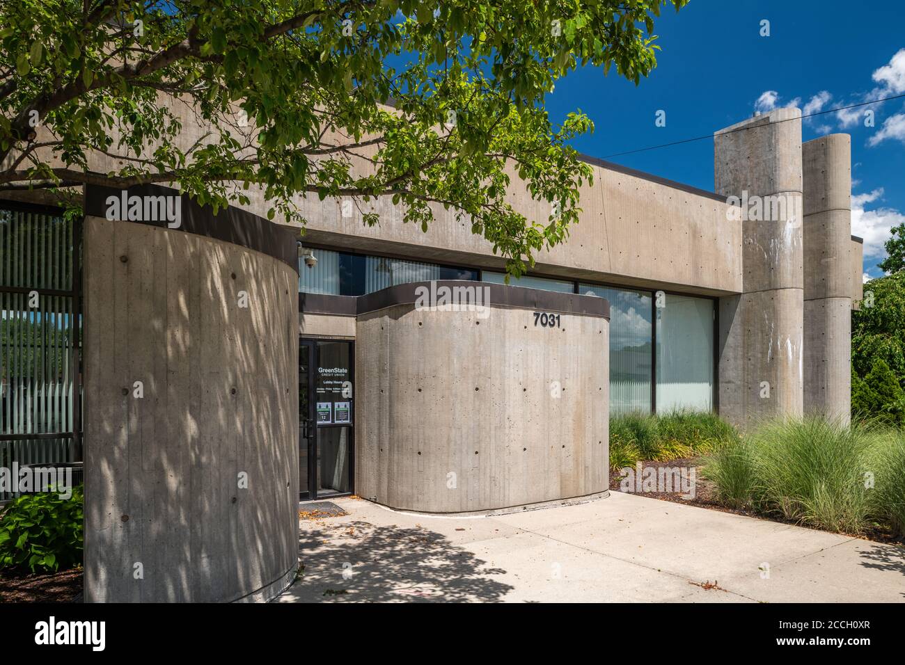 1970s concrete office building hi-res stock photography and images - Alamy
