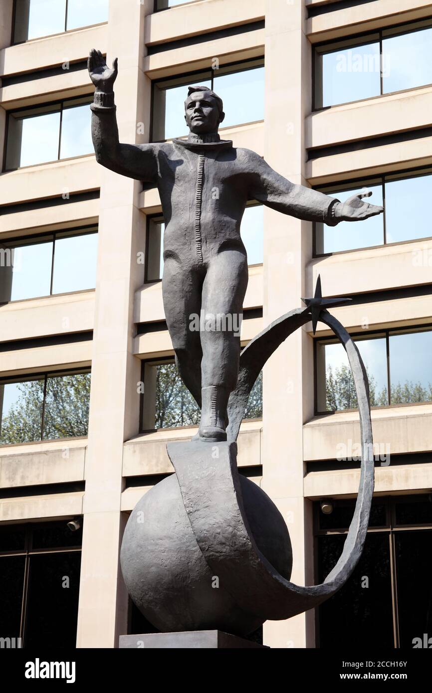 London, UK, April 14, 2012 : Yuri Gagarin statue in The Mall a gift ...
