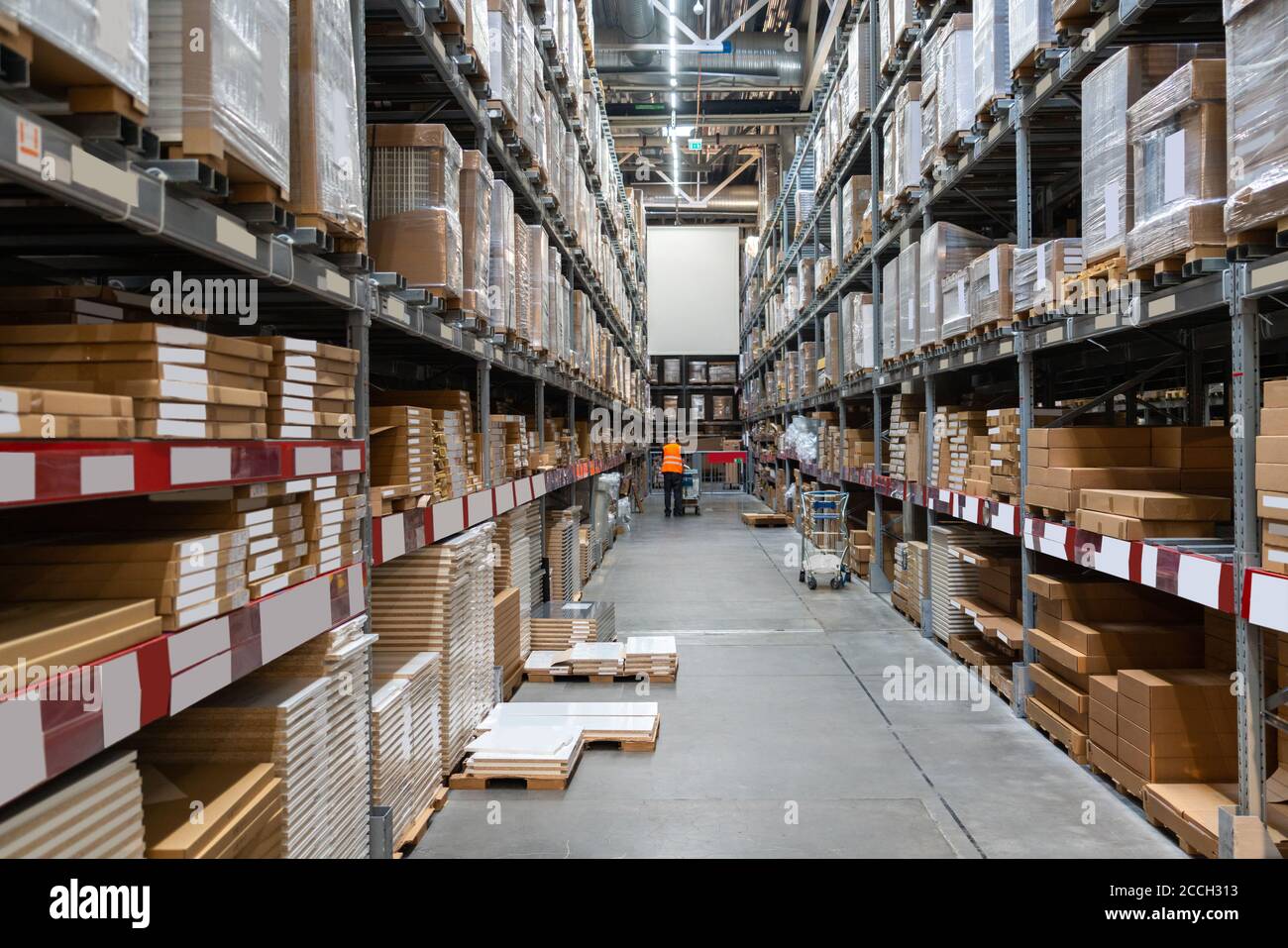 Self-service warehouse in a hardware store Stock Photo - Alamy