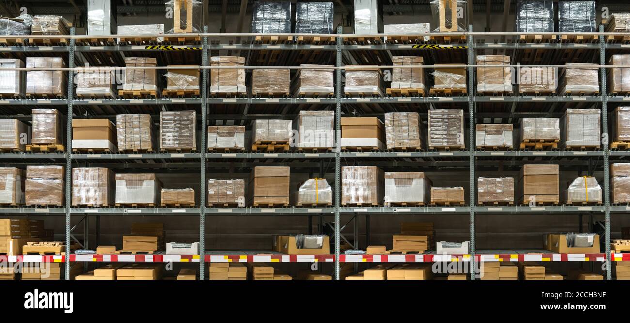 Self-service warehouse in a hardware store Stock Photo - Alamy