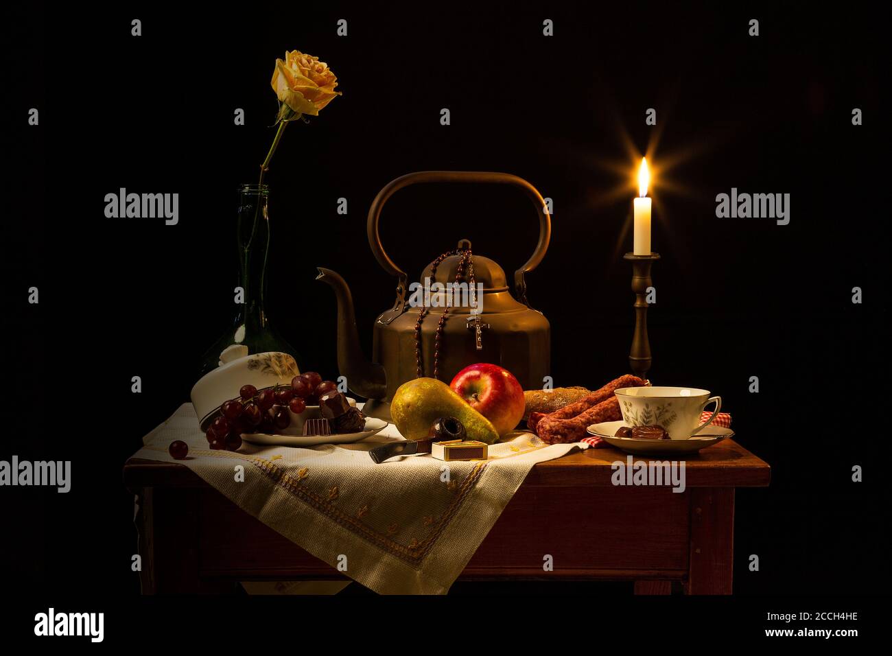 Still life with drapery hi-res stock photography and images - Alamy