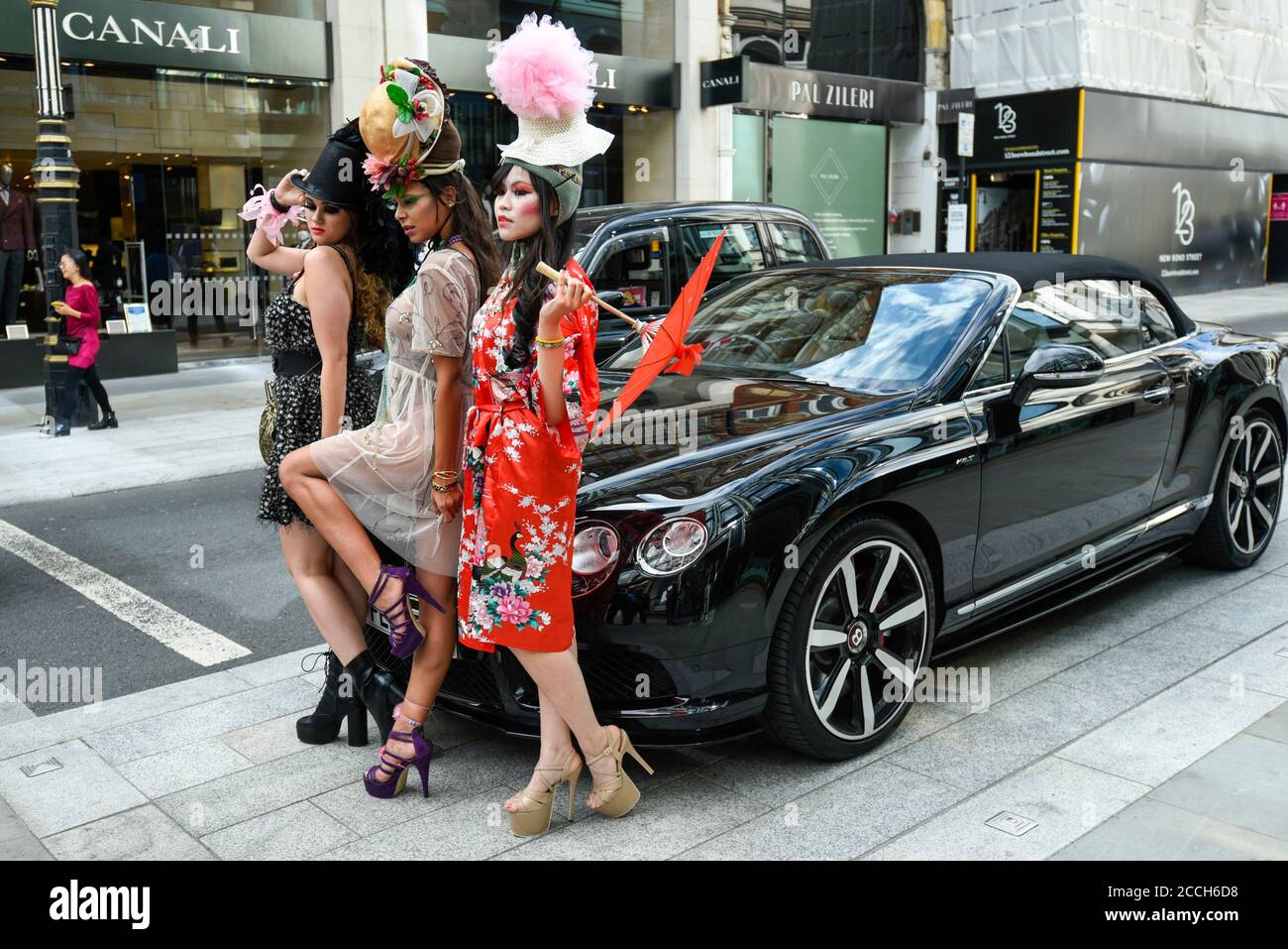 2020 london fashion show hi-res stock photography and images - Alamy