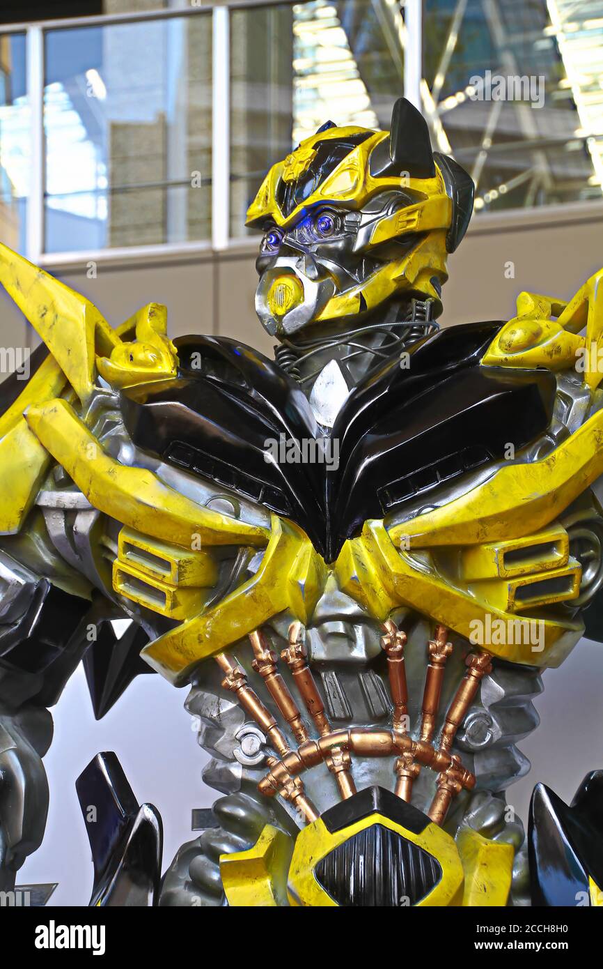 Japanese transformer robot hi-res stock photography and images - Alamy