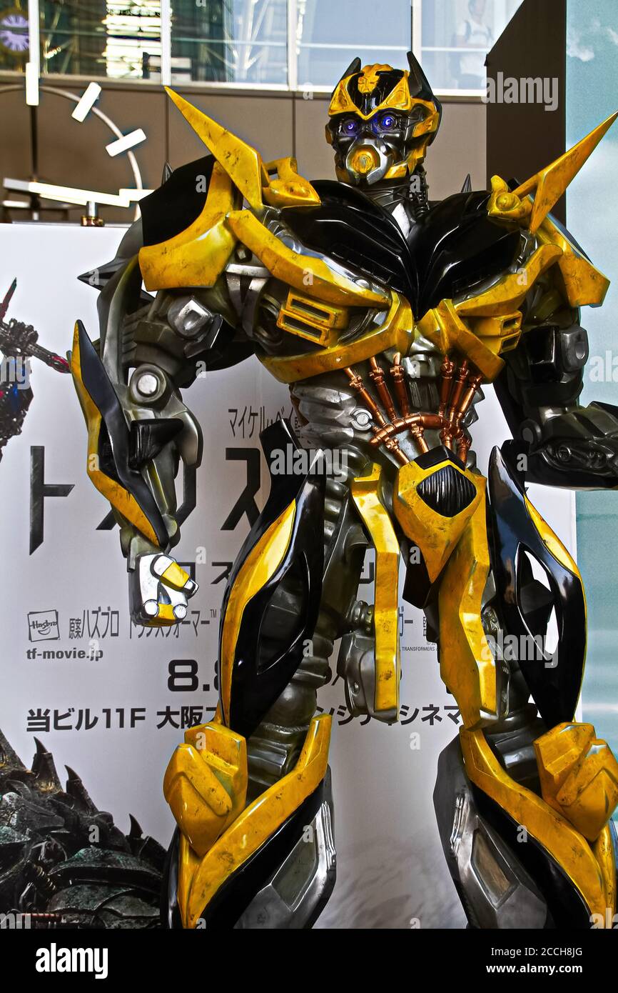 Bumblebee transformer transformers hi-res stock photography and images ...