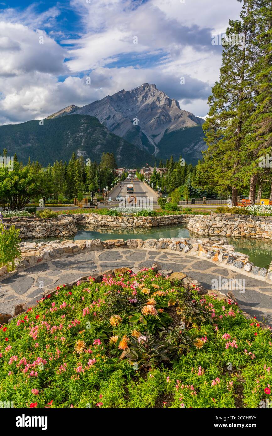 Cascade gardens banff canada hi-res stock photography and images - Alamy