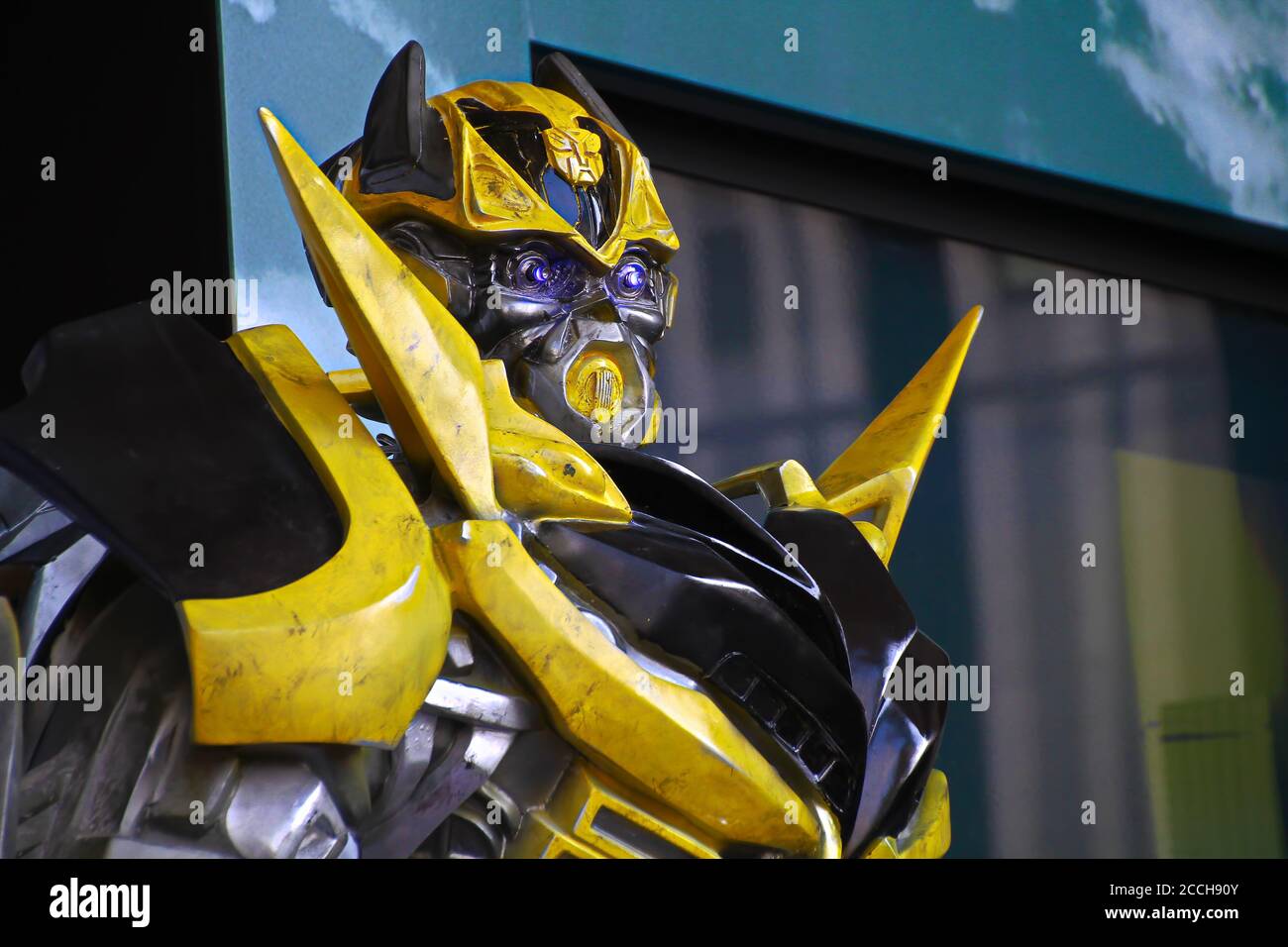 The Replica of Bumblebee robot statue from Transformers Age of ...