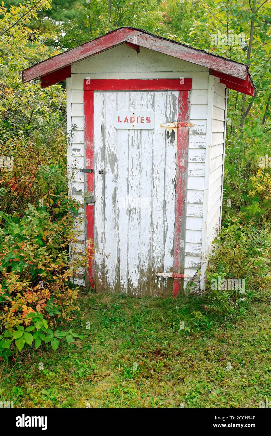 Toilet outside outdoor outhouse hi-res stock photography and images - Alamy