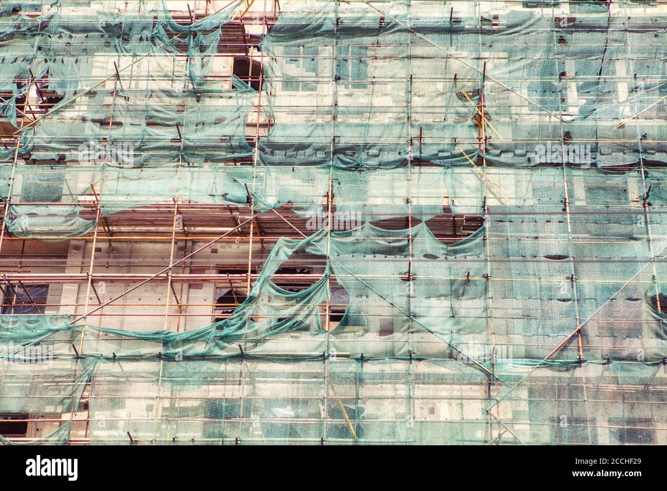 Scaffold netting hi-res stock photography and images - Alamy
