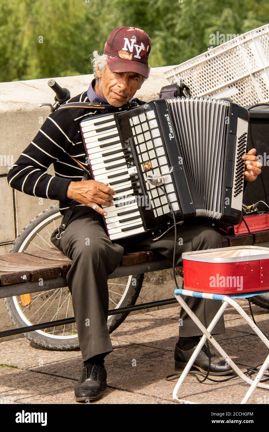 Street musician granada hi-res stock photography and images - Alamy