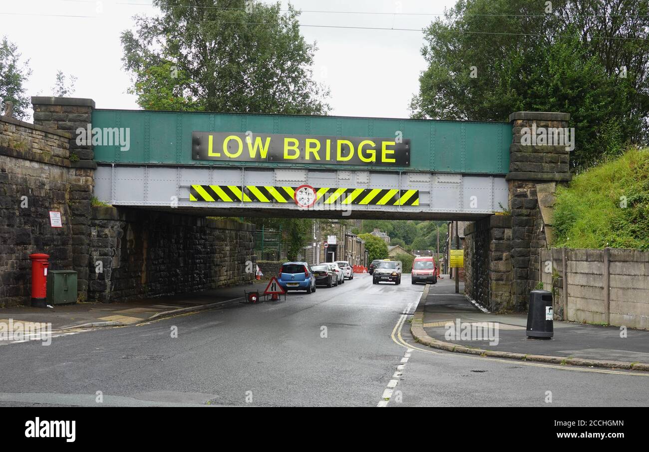 Bridge height restriction warning hi-res stock photography and images ...