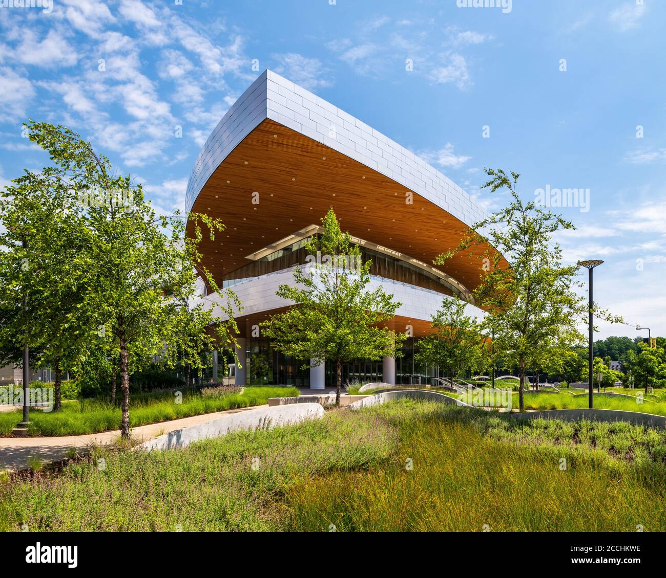 Hancher Auditorium at the University of Iowa designed by Pelli Clarke ...