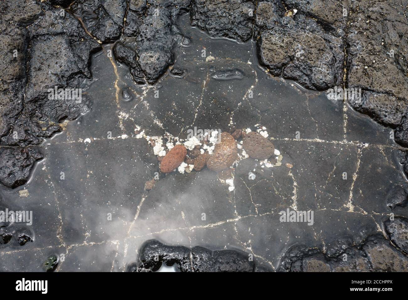 Stone structure under clear water. Background Stock Photo - Alamy