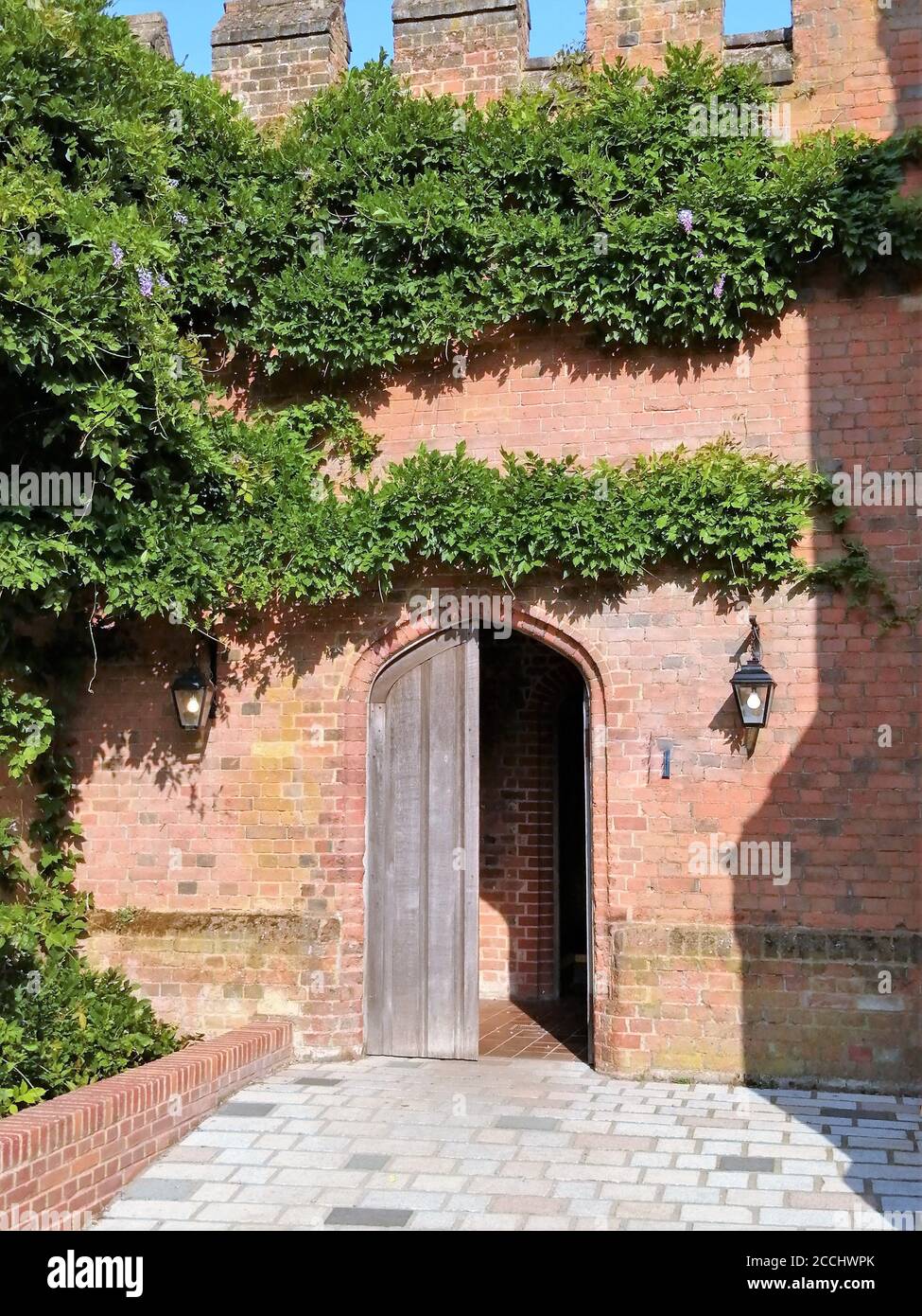 Lintel gate hi-res stock photography and images - Alamy