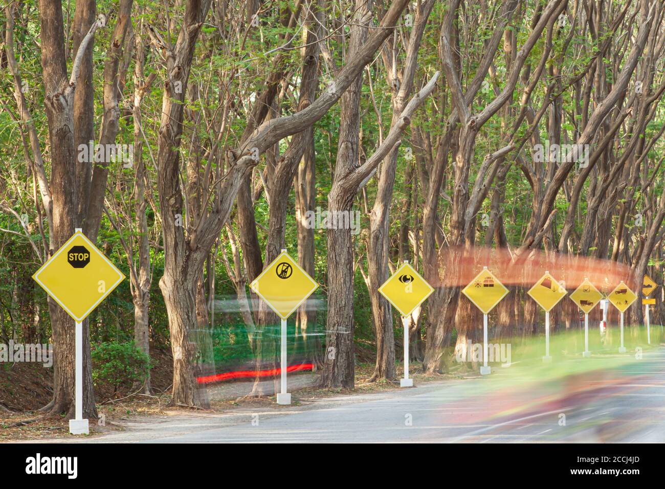 Garden warning signs hi-res stock photography and images - Alamy