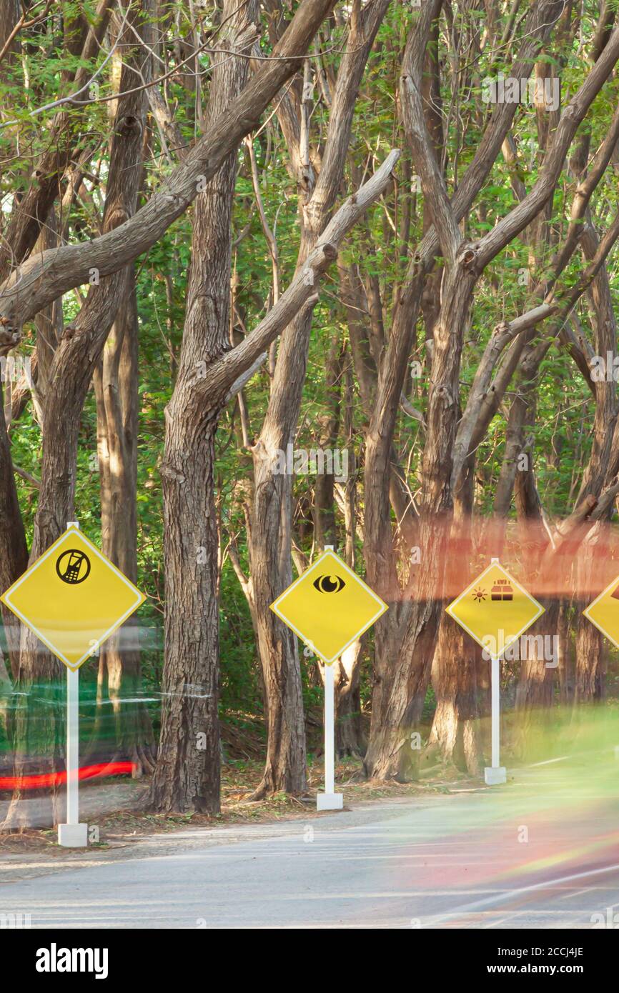 Garden warning signs hi-res stock photography and images - Alamy