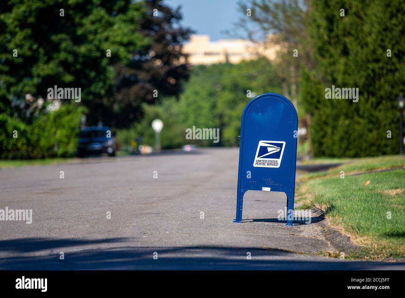 Us postal service collection box hi-res stock photography and images ...