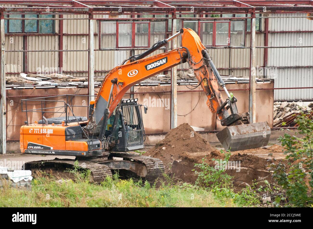 Excavator demolition equipment hi-res stock photography and images - Alamy