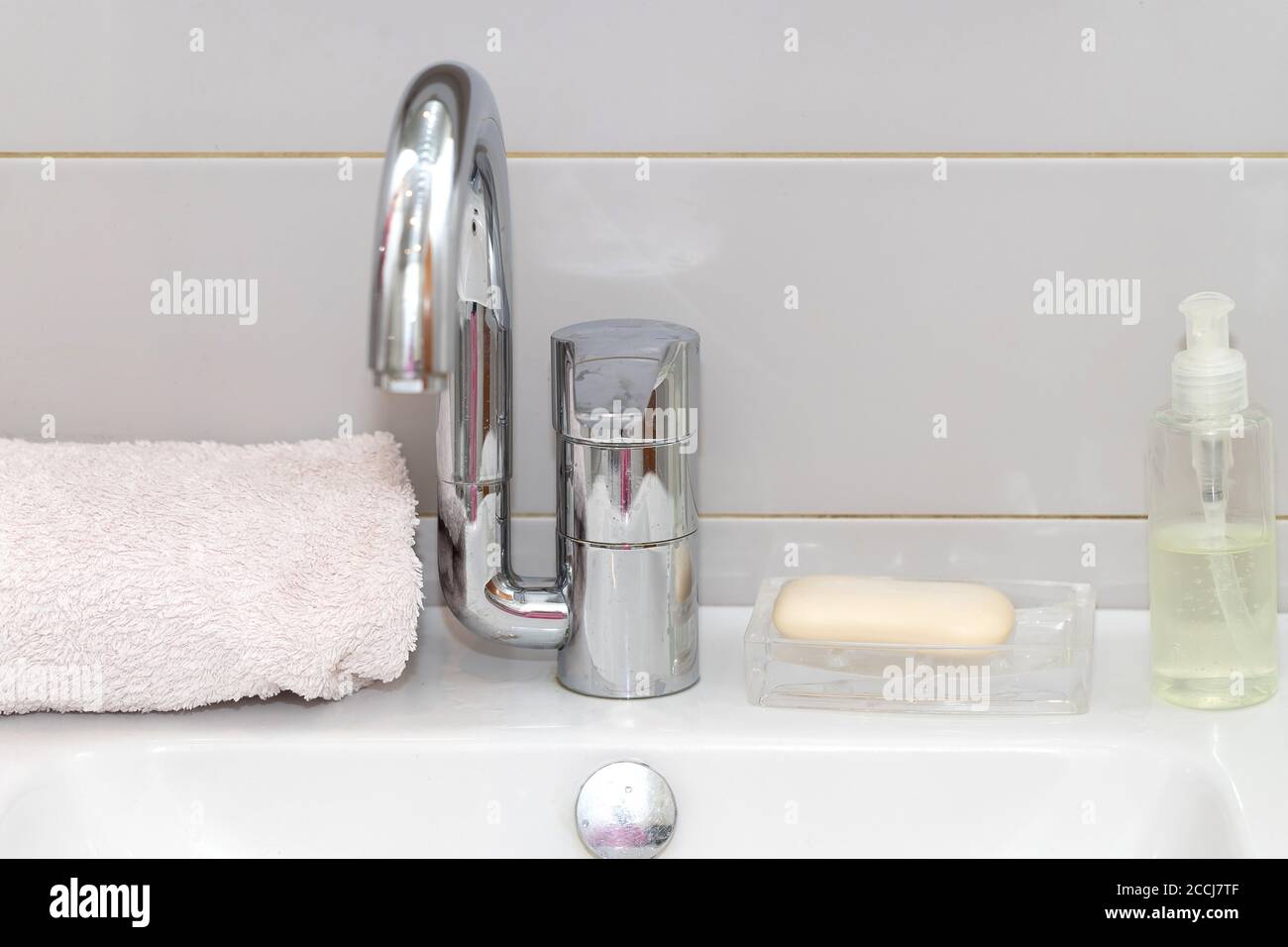 Modern hand wash basin hi-res stock photography and images - Alamy