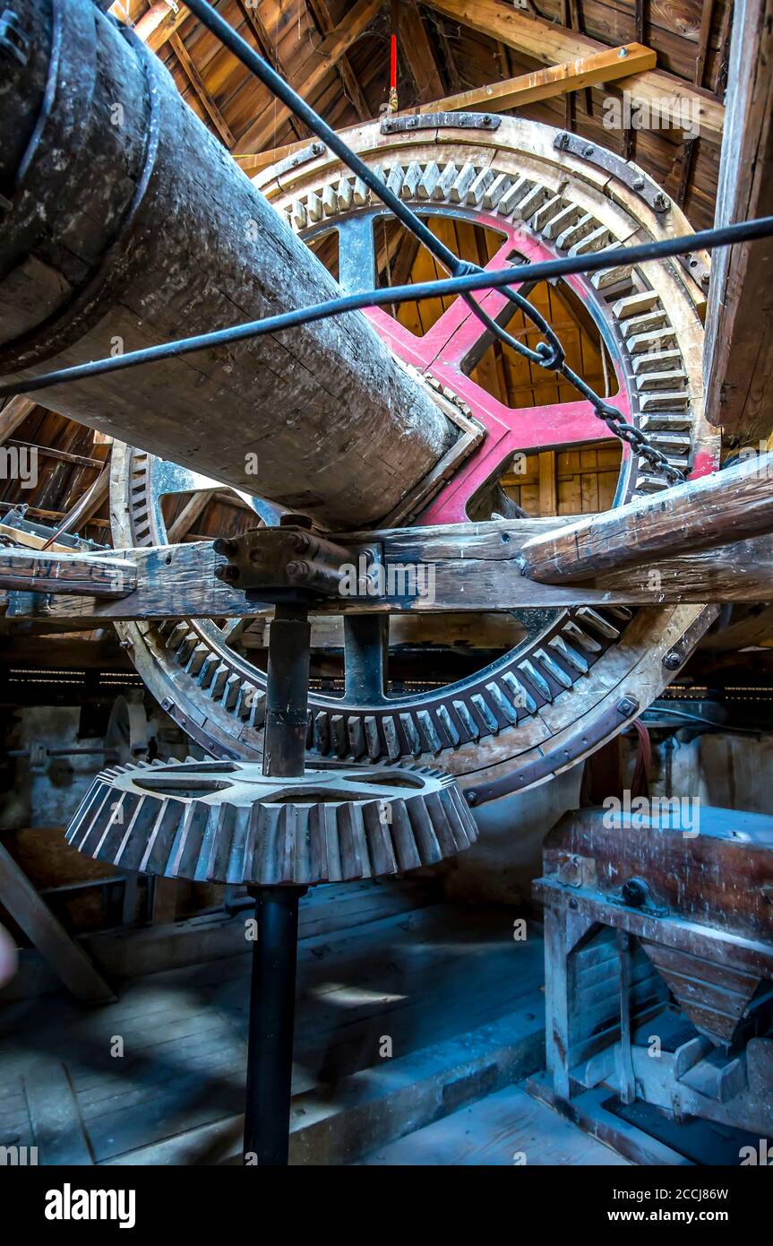 traditional vintage holland windmill machine mechanism Stock Photo - Alamy