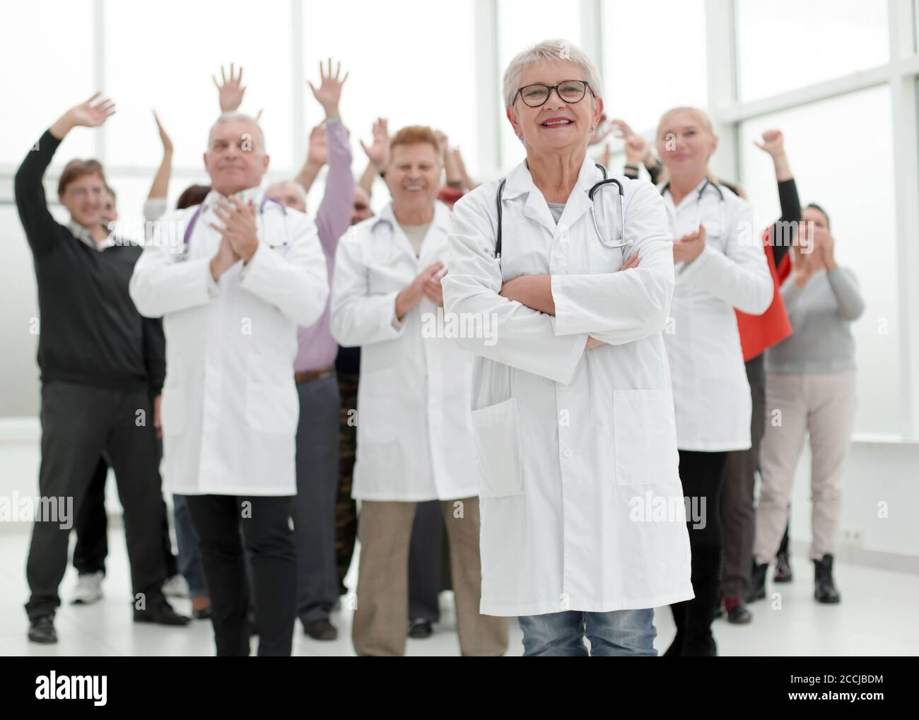doctors and patients clap their hands. applaud and enjoy success Stock ...