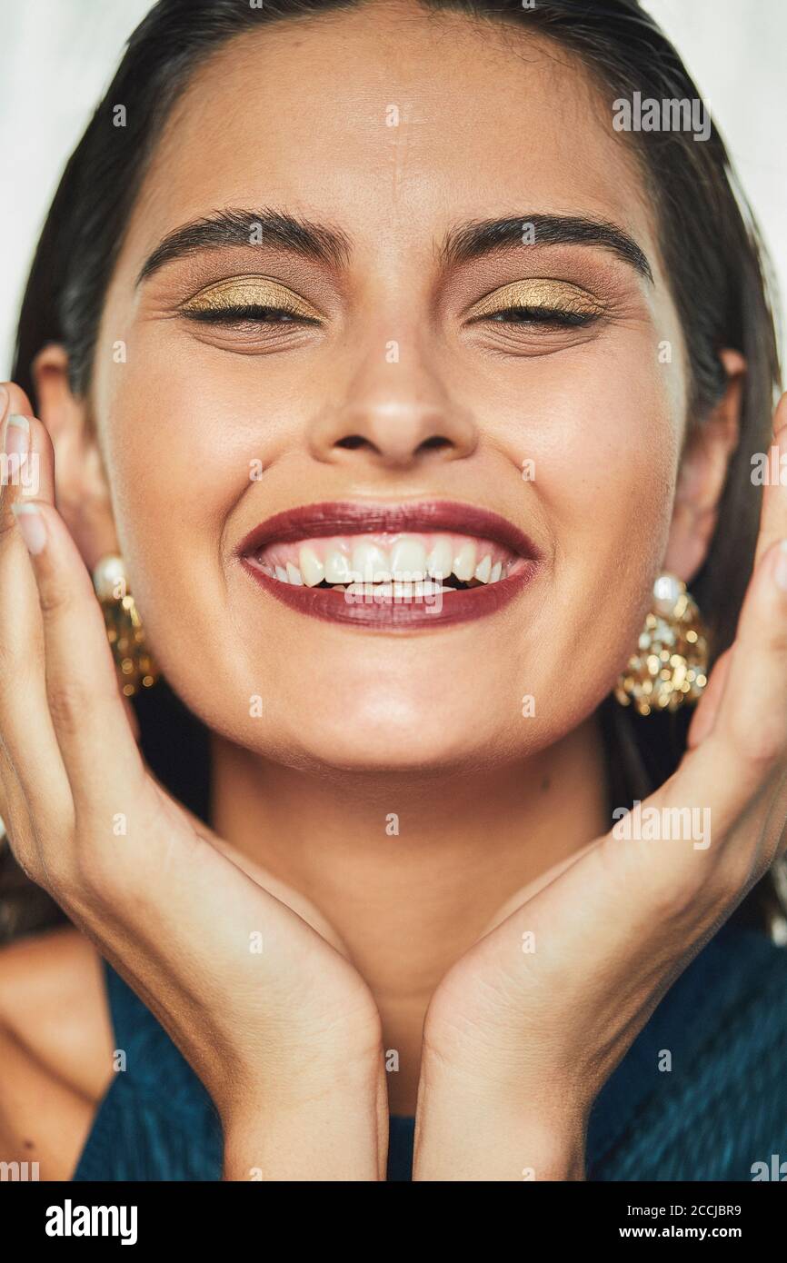 Natural beauty model hi-res stock photography and images - Alamy