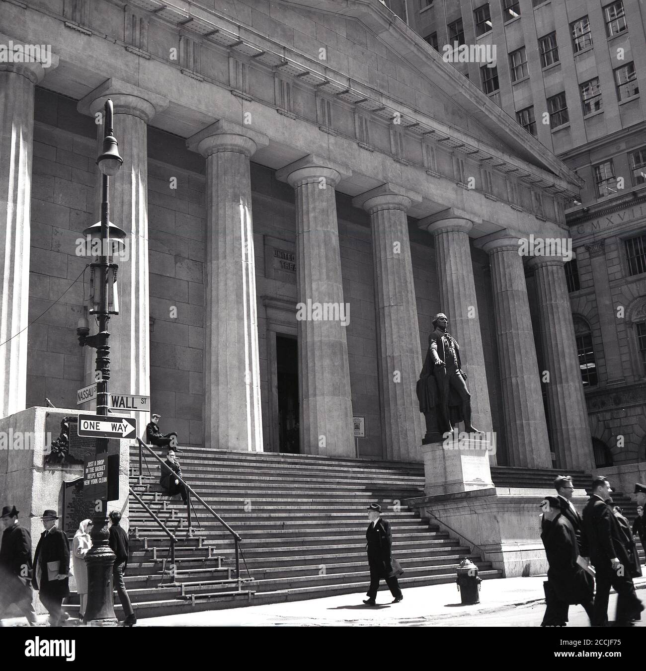 New york city hall 1960s hi-res stock photography and images - Alamy
