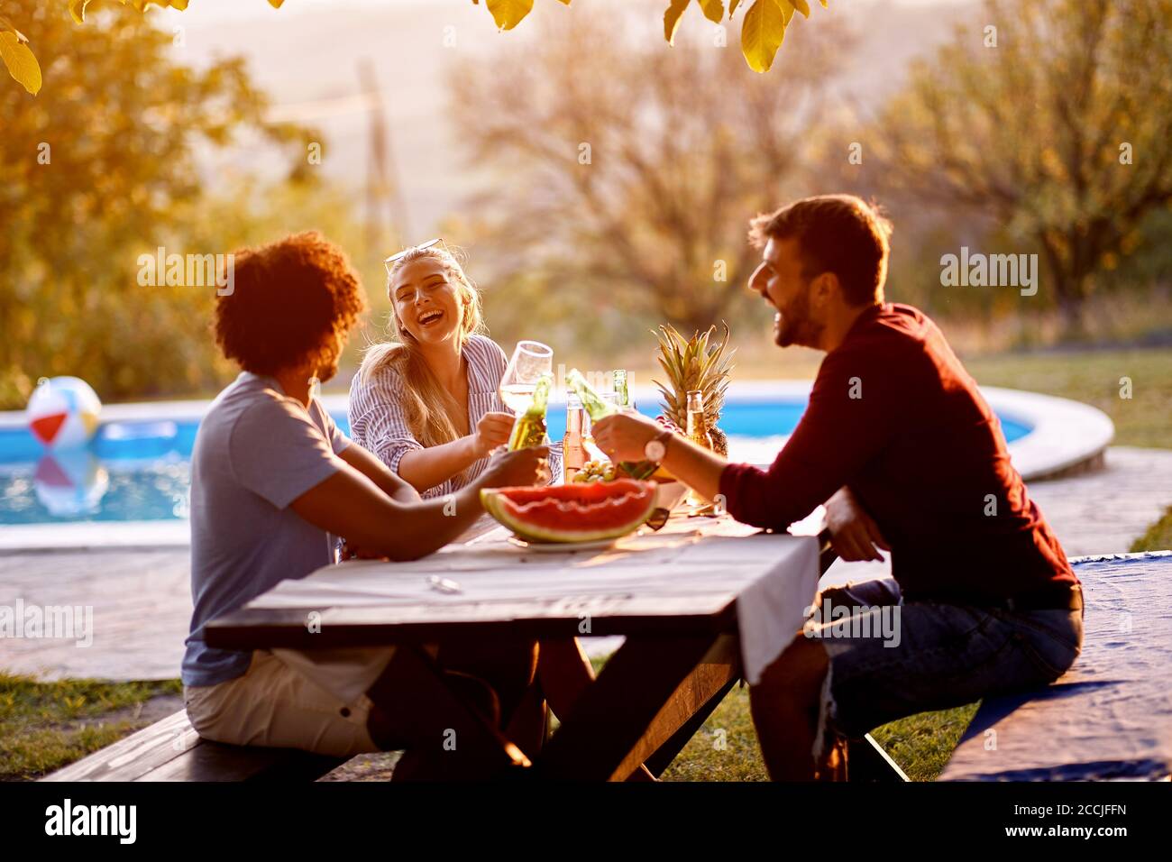 Party outdoor drink hi-res stock photography and images - Alamy