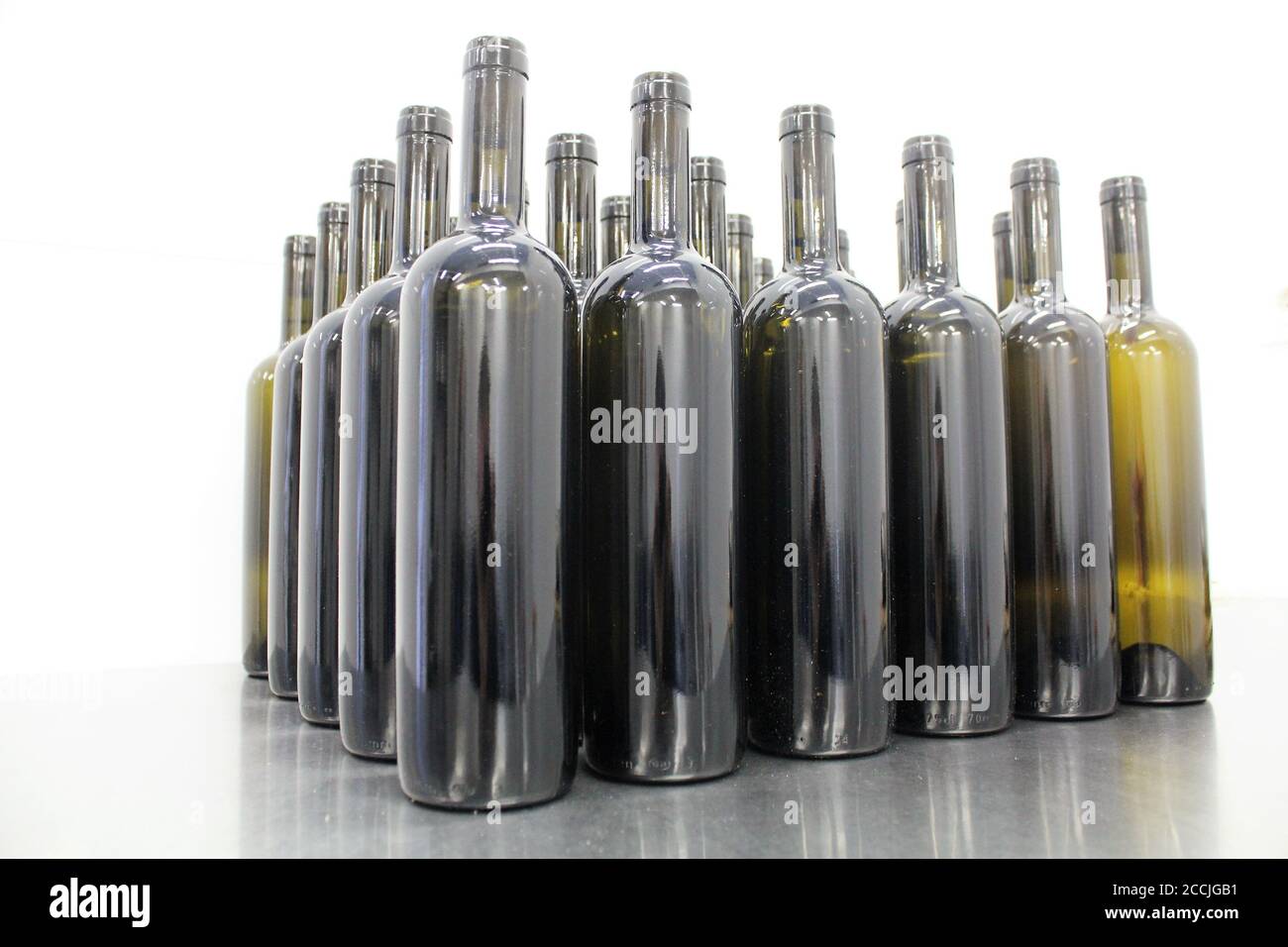 Packaging glass bottles hi-res stock photography and images - Alamy