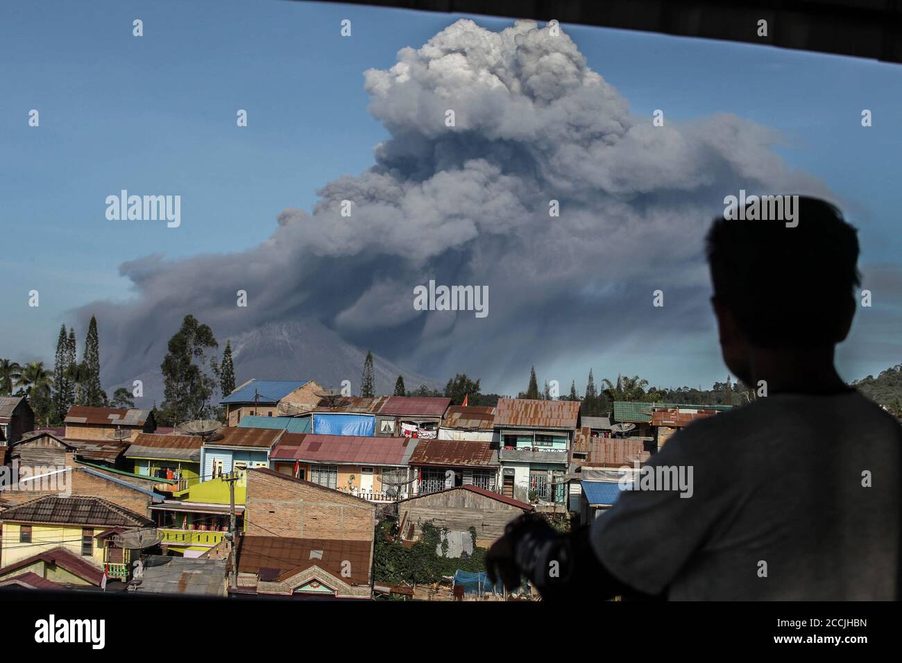 Karo, North Sumatra, Indonesia. 23rd Aug, 2020. Indonesian youth see ...